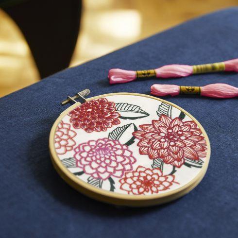 Kit de Broderie Traditionnelle DMC DAHLIAS